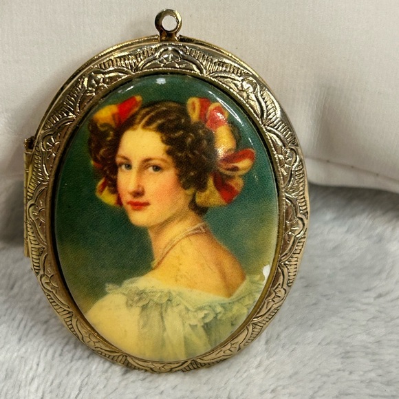 Jewelry | Victorian Porcelain Portrait Locket Pendant 24k Gold Plated ...